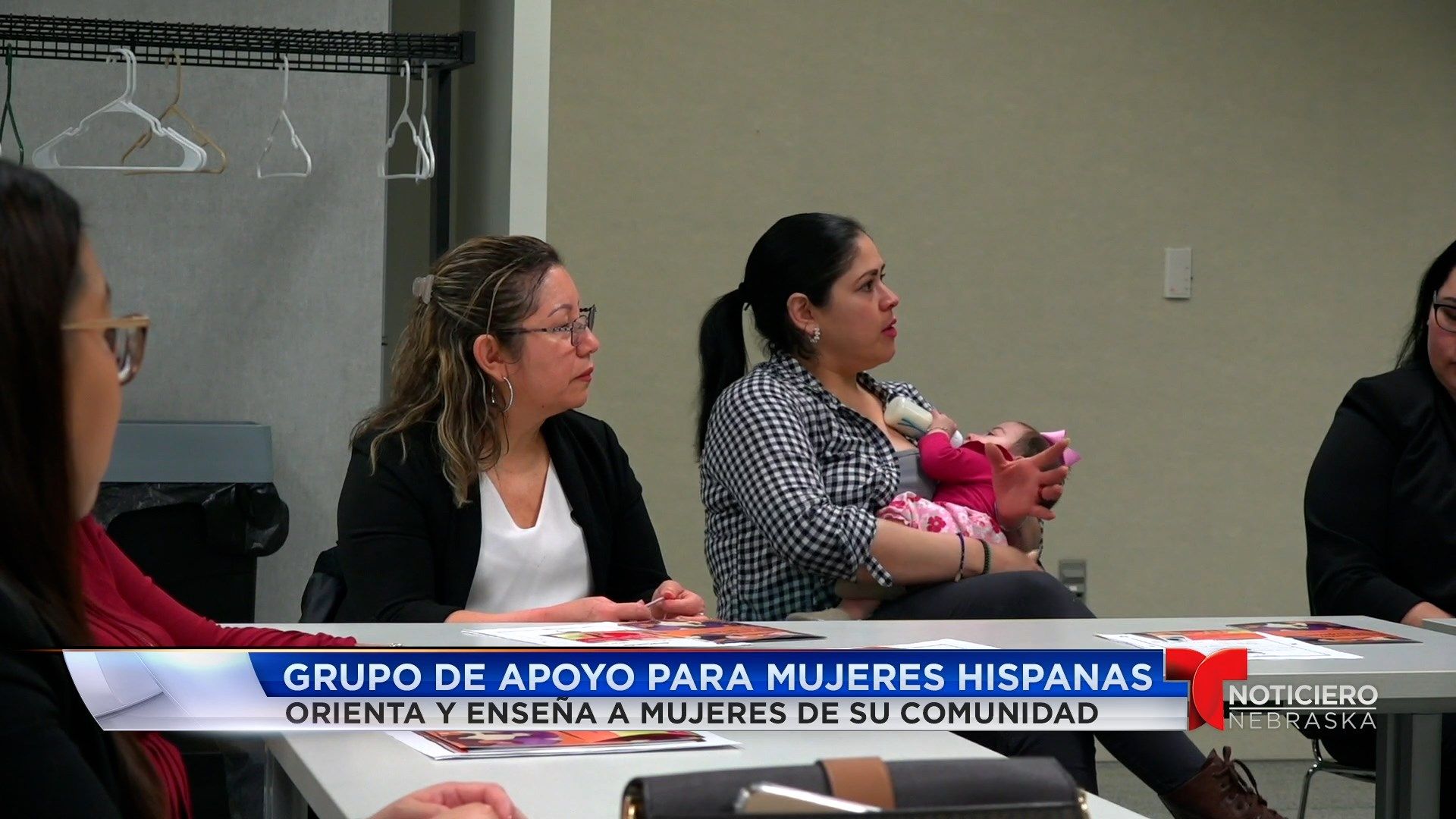 Grupo de apoyo para mujeres hispanas orienta y enseña a mujeres de su ...